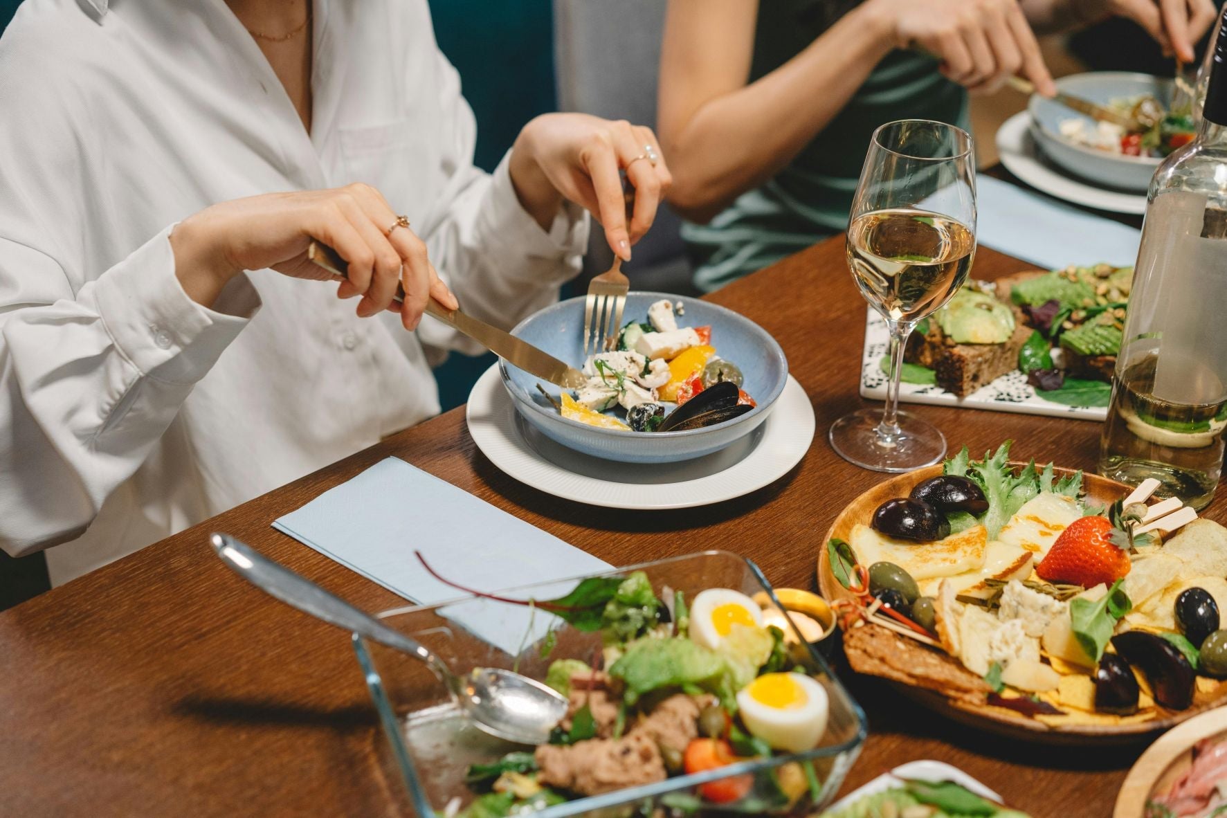 Dining Tables and Table Manners in European Countries: A Cultural Insi ...